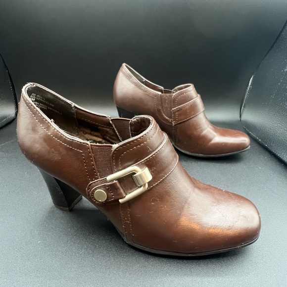 Rialto | Shoes | Rialto Nadine 8m Chunky Ankle Booties Brown | Poshmark